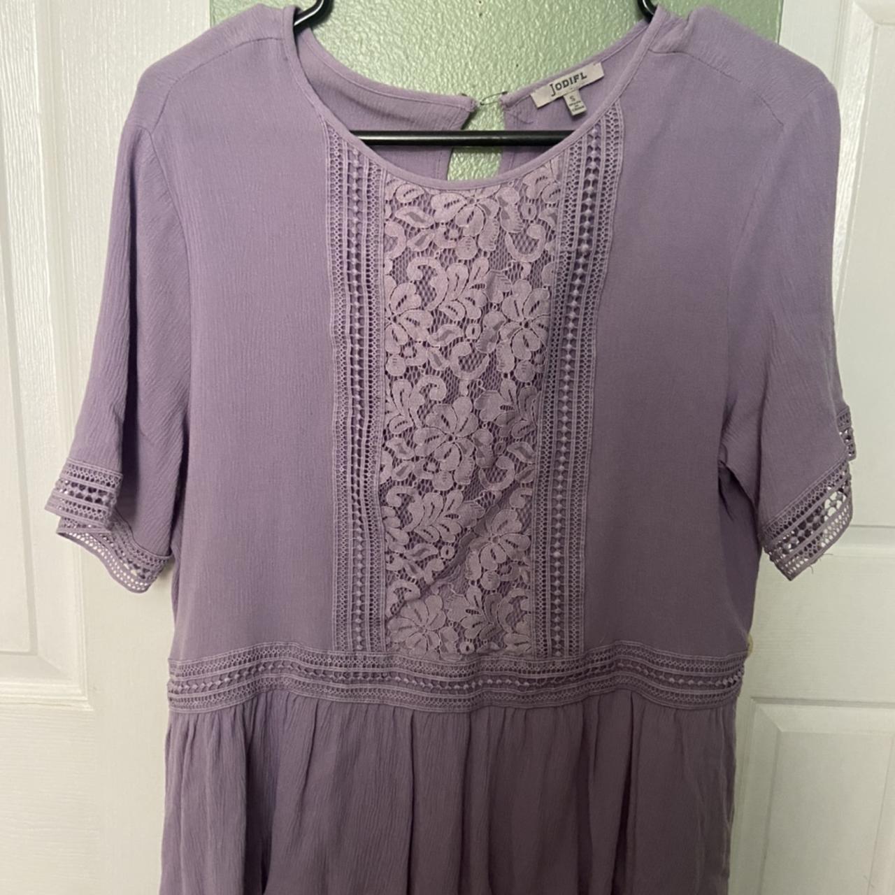 Super pretty lavender colored top! It’s been worn... - Depop