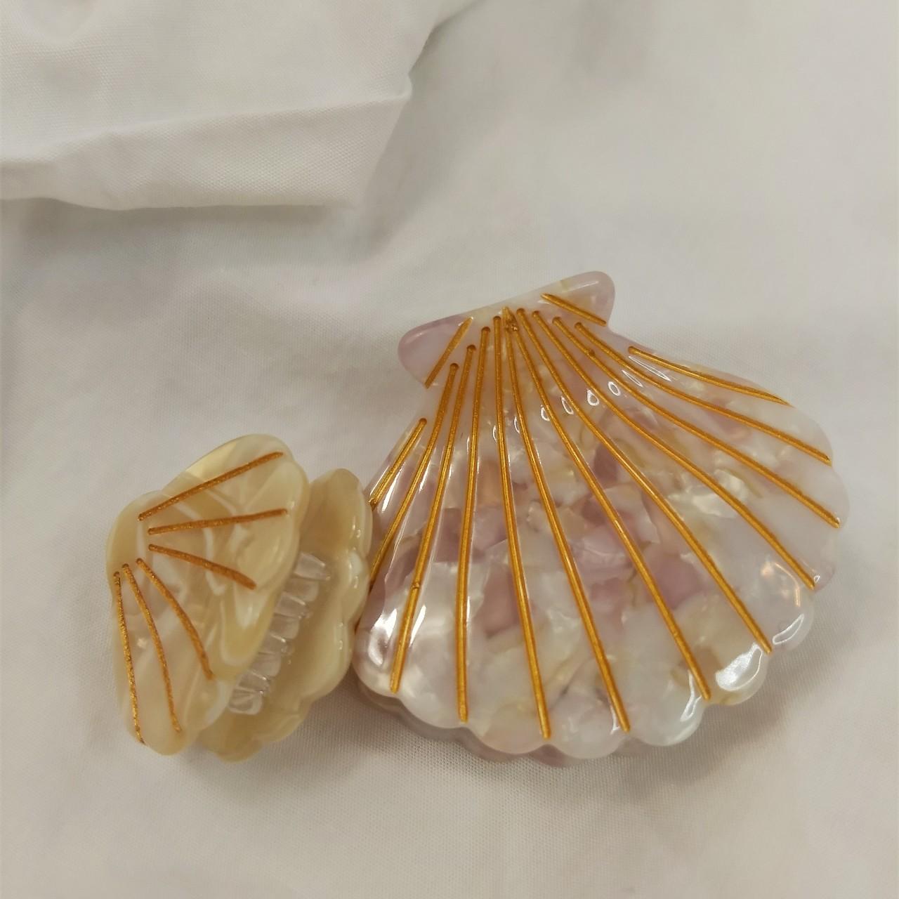 Women's Cream and White Jewellery | Depop