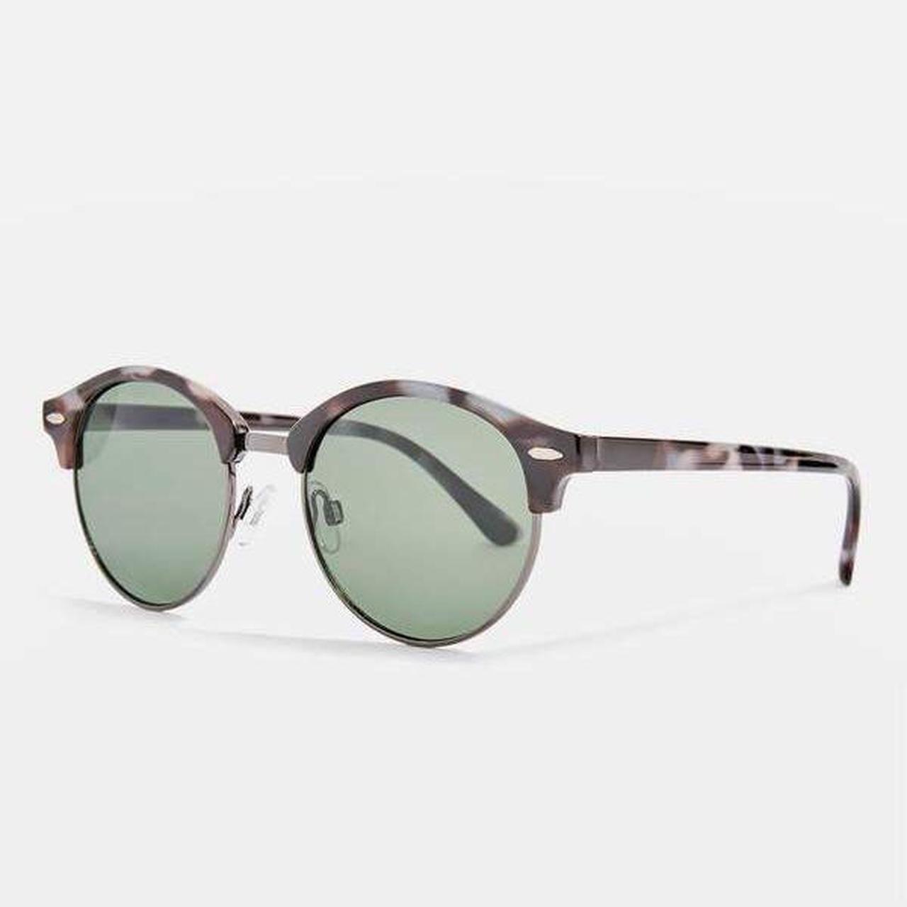 Round sunglasses with tortoise shell frame Never... - Depop