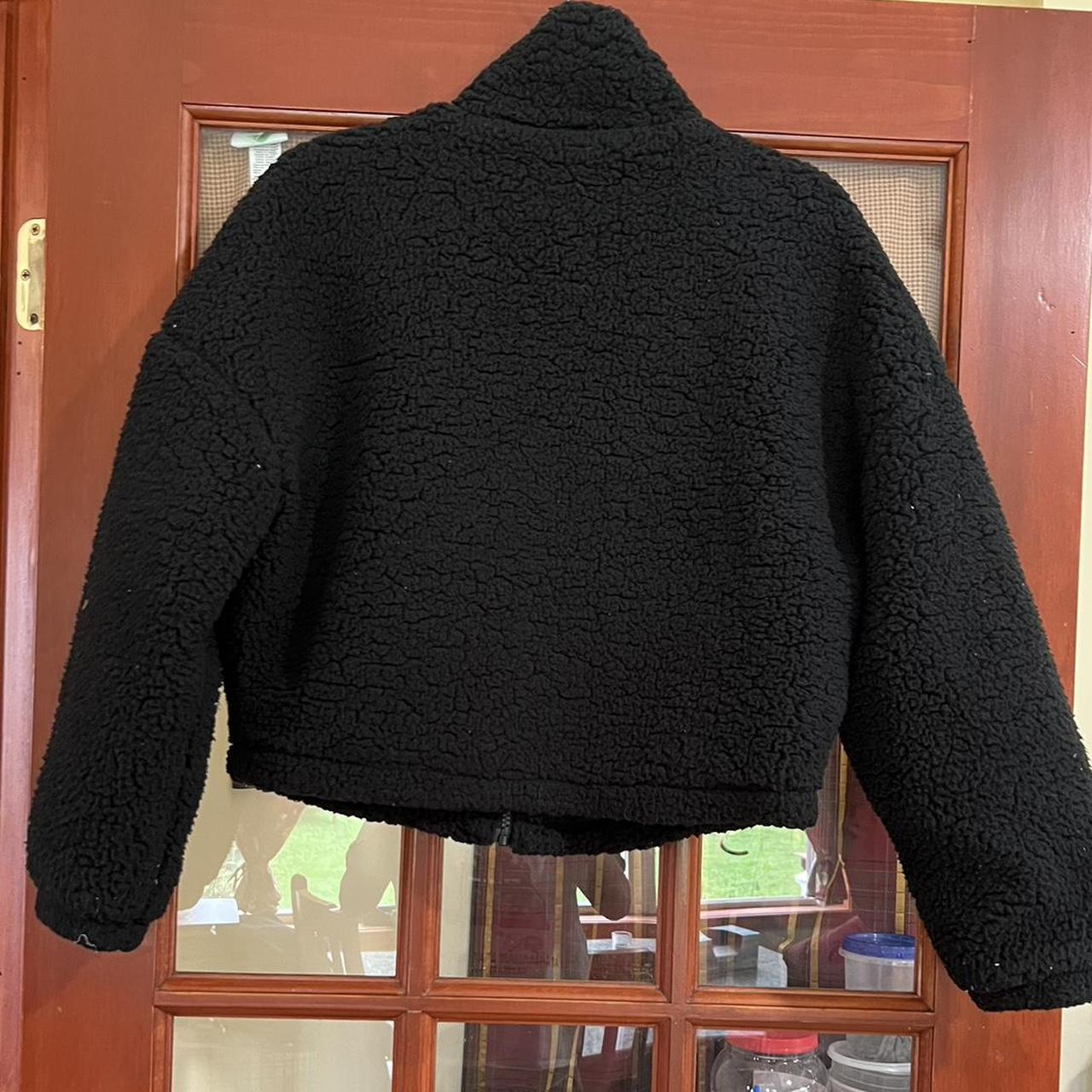 || Black fuzzy cropped jacket from Francesca’s. The... - Depop