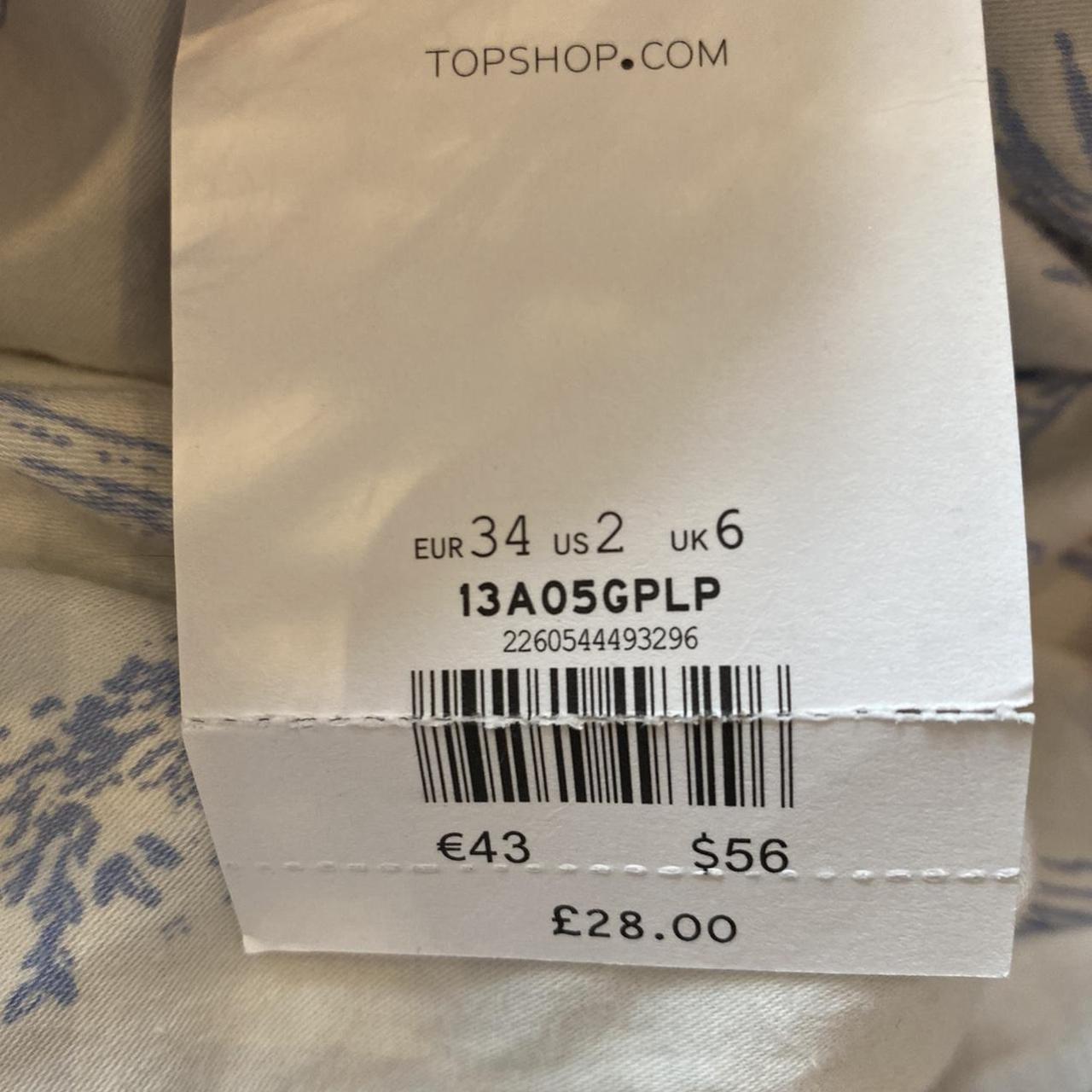 Leng light baby pink and white detail vintage... - Depop