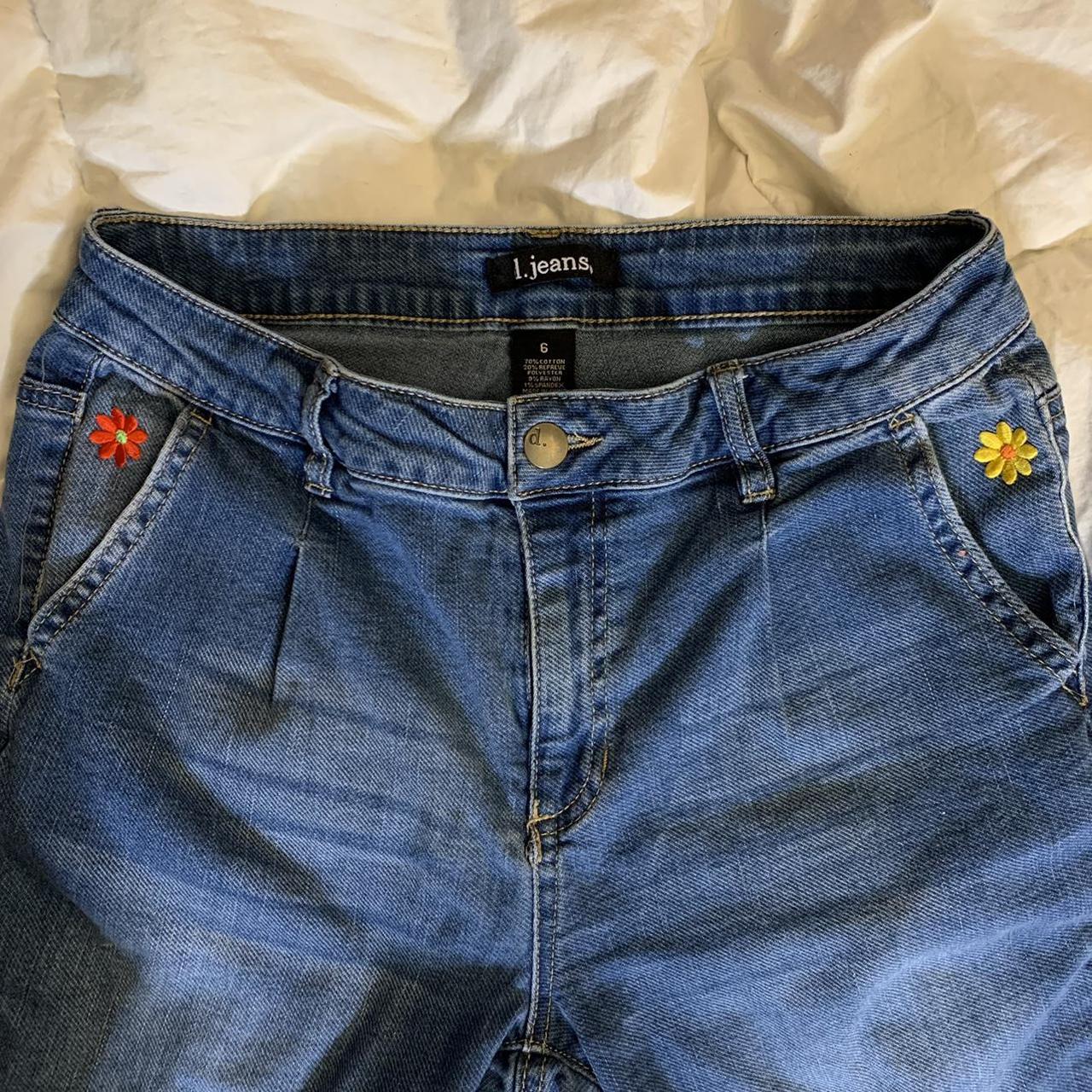 Flower patch jeans w/ pleated hem! 📌 SIZE: 6 📝... - Depop