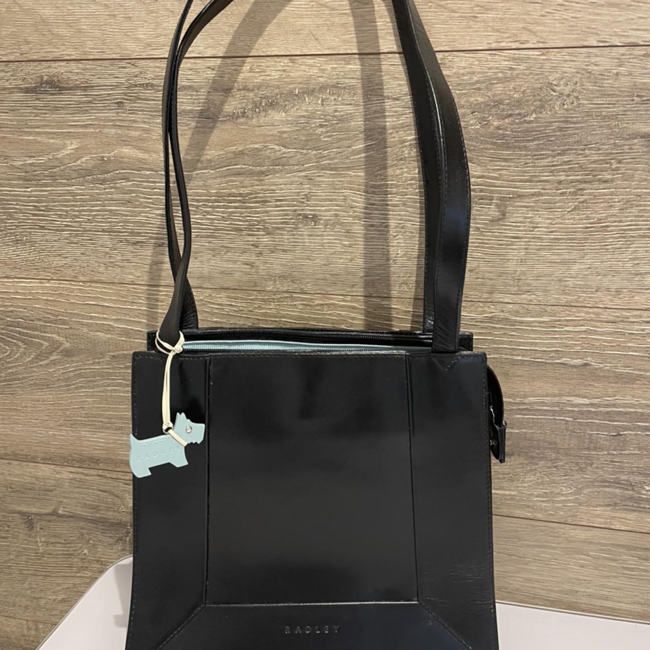 Radley Women's Black Bag | Depop