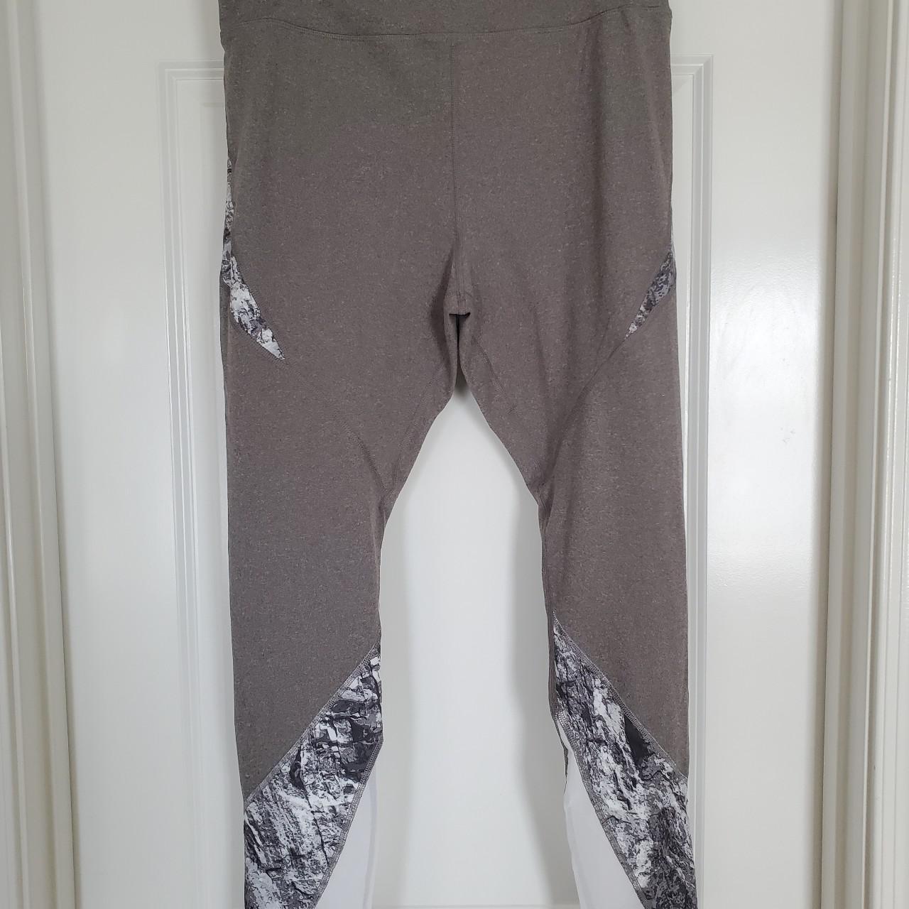 Mabel patterned active leggings!! Size: XL Style:... - Depop