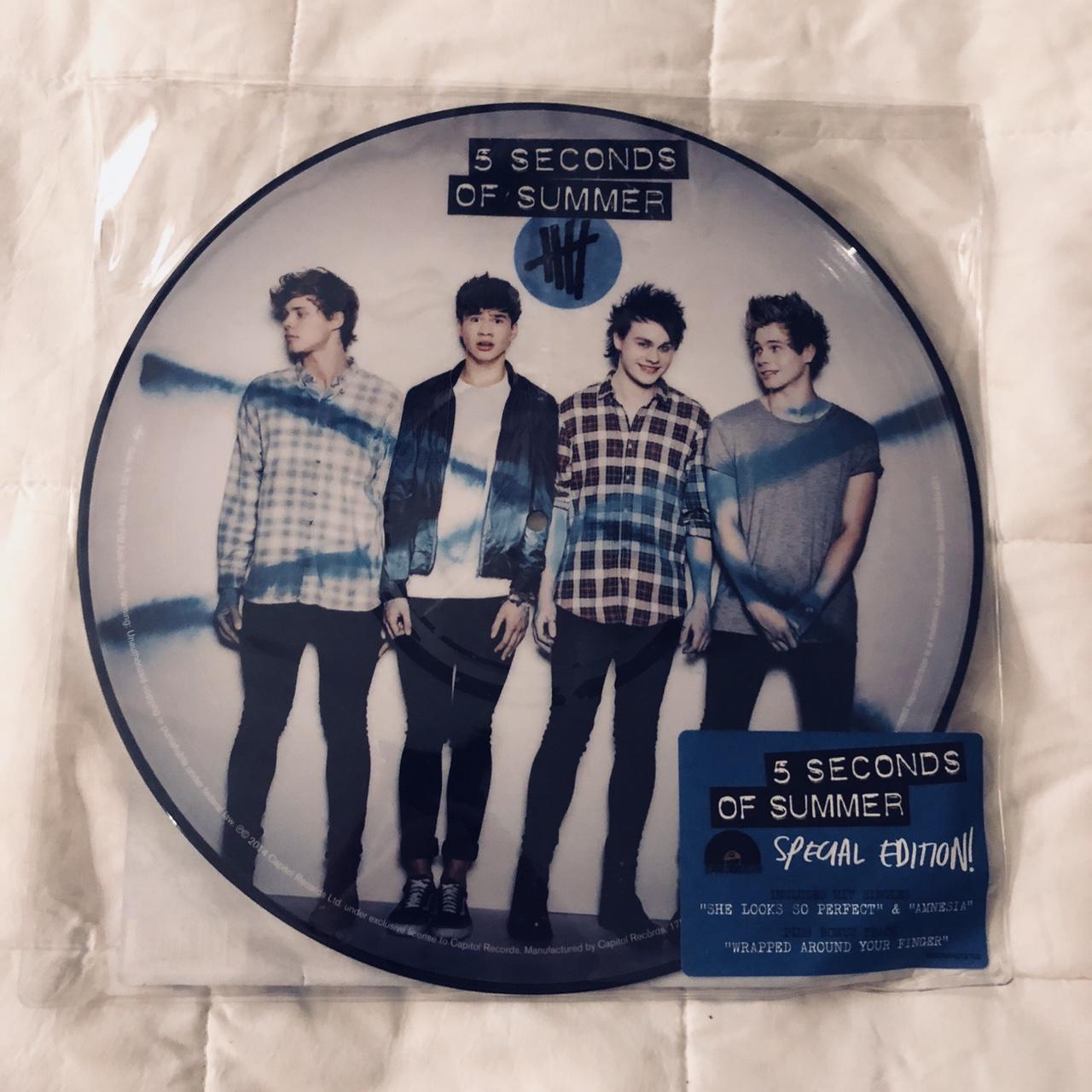 MAJOR MAJOR MAJOR ISO looking for 5sos self titled... - Depop