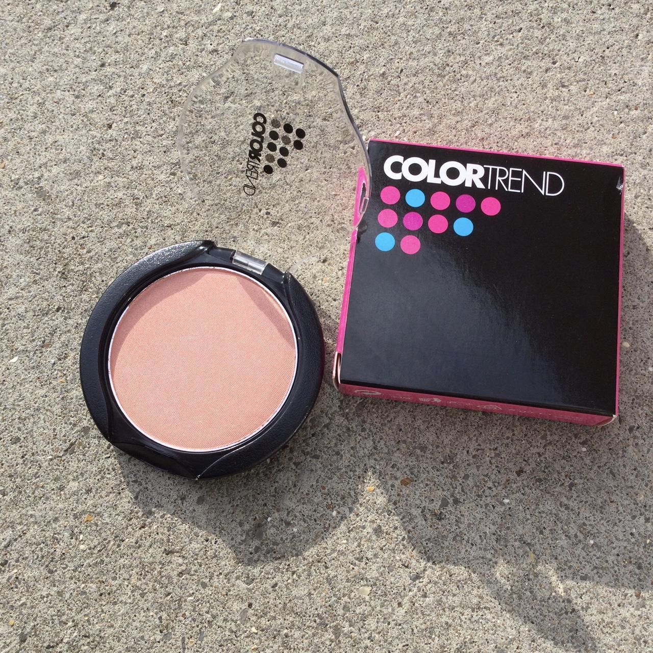 Avon Color Trend Powder Blush New 5 available Cheeky - Depop