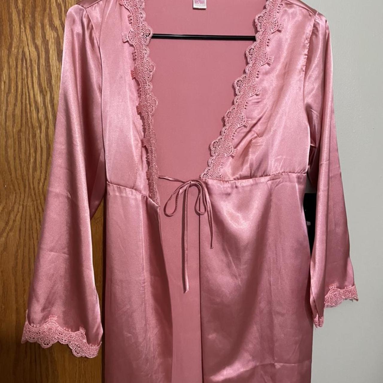 Women's Pink Robe | Depop