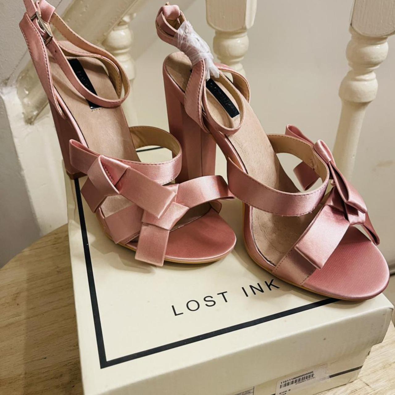 Women's Pink Courts | Depop