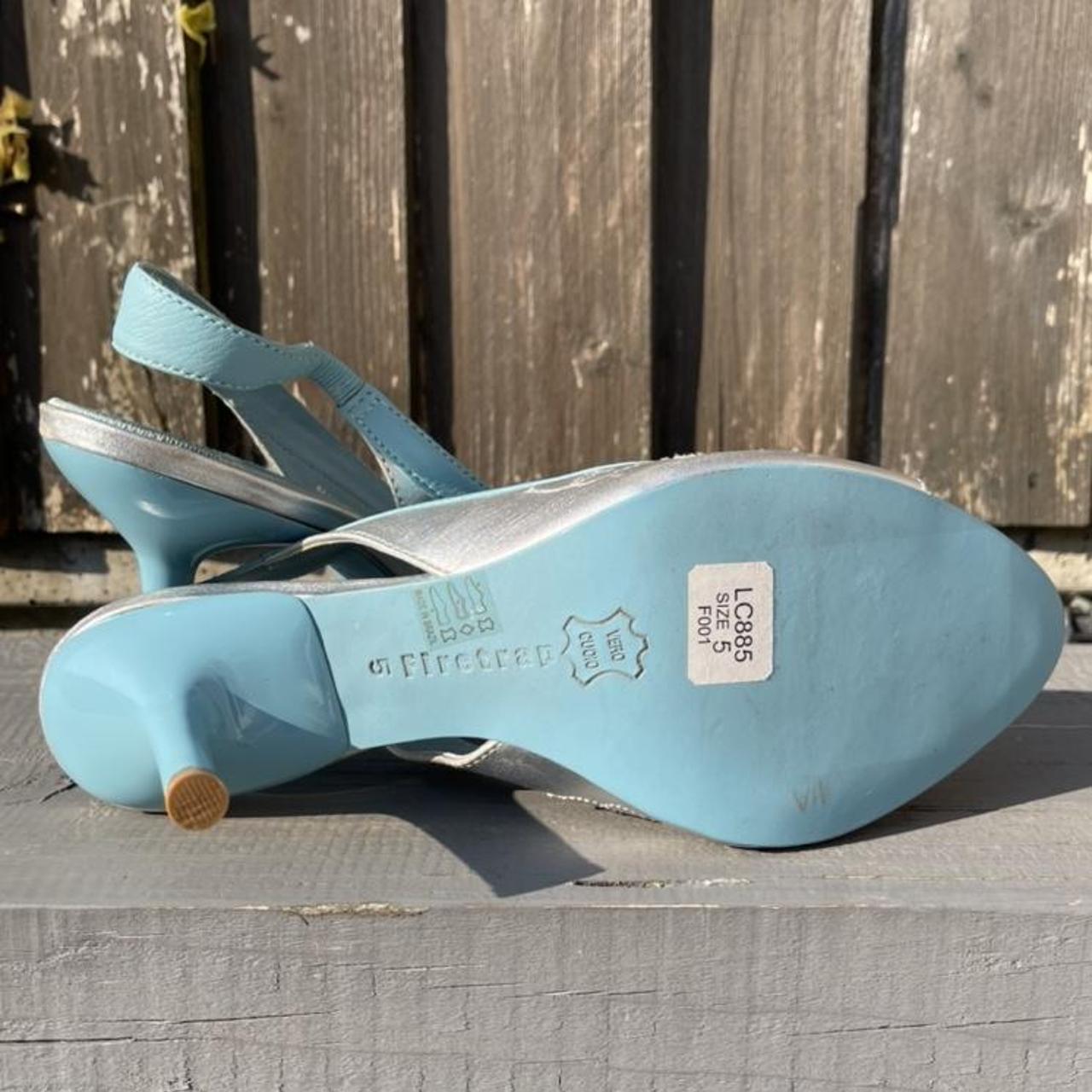 𝚂𝚝𝚢𝚕𝚒𝚜𝚑 sling back peep toe sandals by Firetrap... - Depop