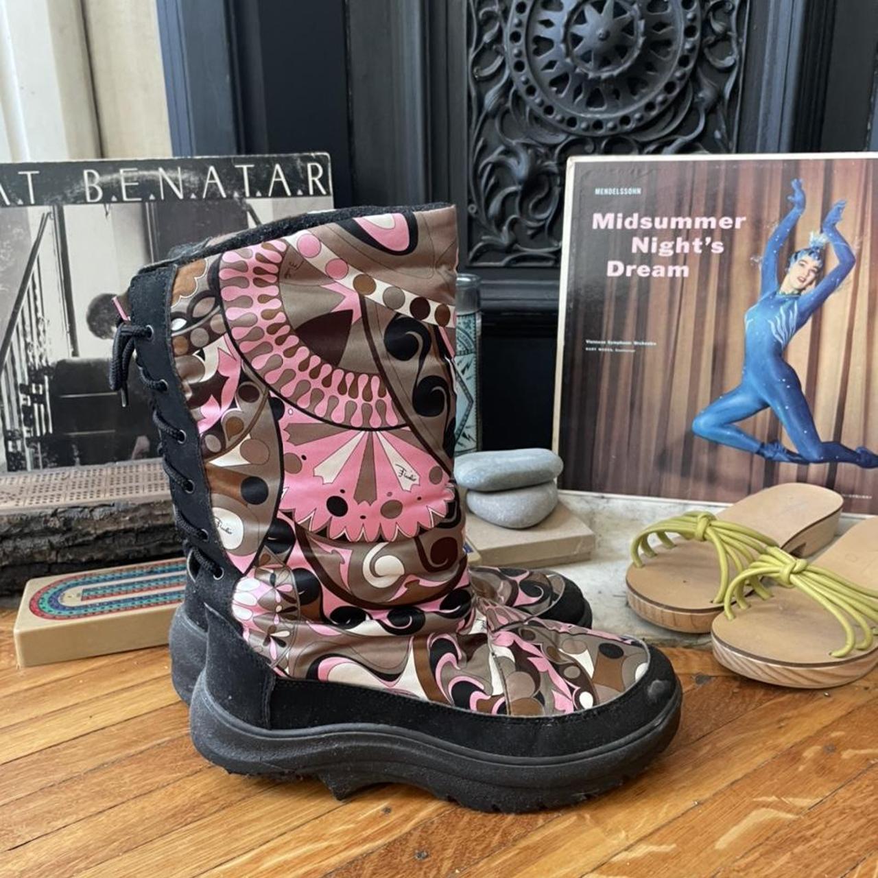 INCREDIBLE Vintage Emilio Pucci snow/moon boots. I... - Depop