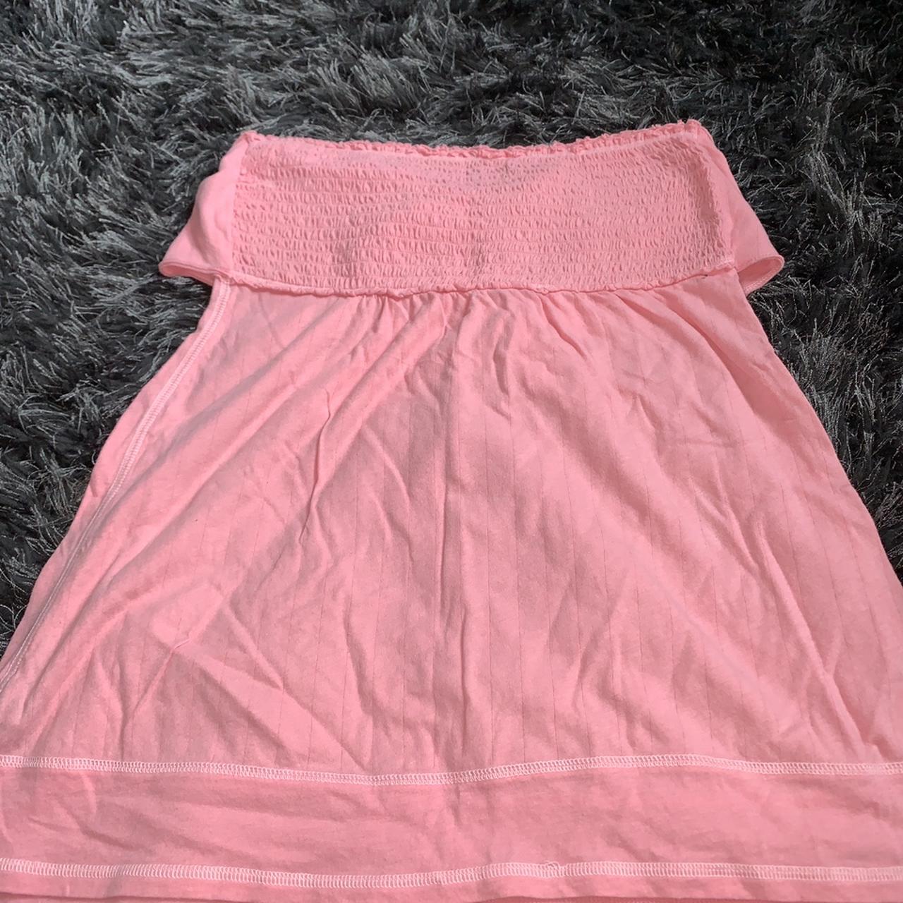 Pink top sizeL would fit M - Depop