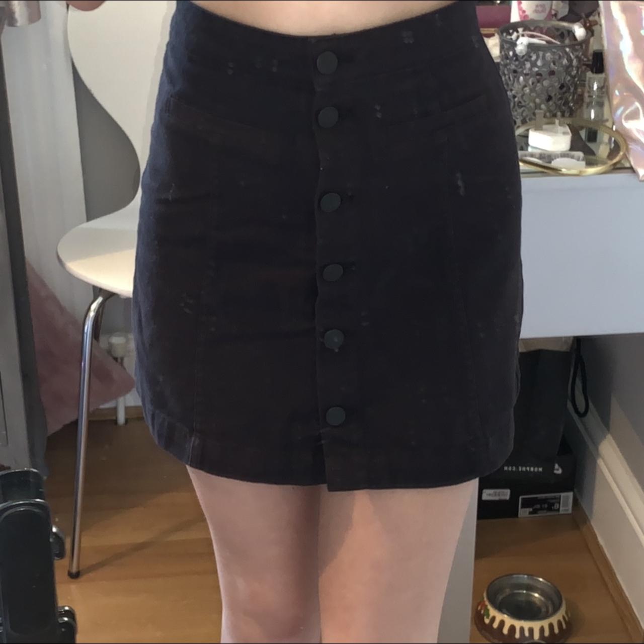 Black button denim skirt size 4 worn once 😍 - Depop