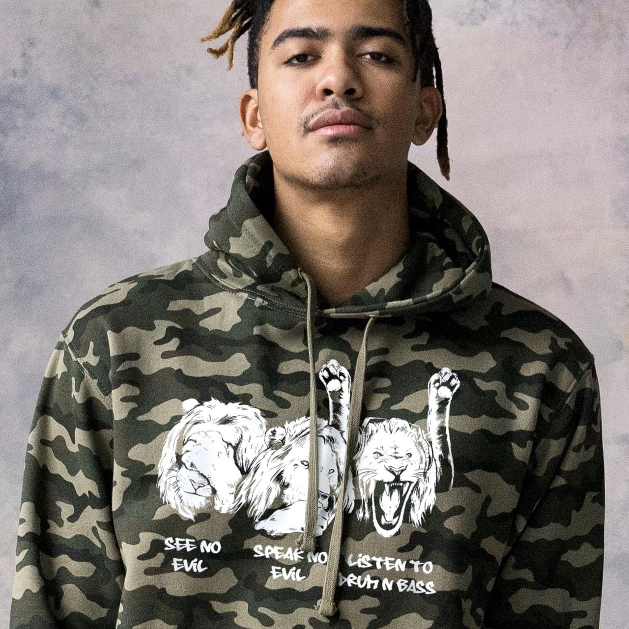 LISTEN TO DRUM AND BASS! MEN'S WOMEN'S ・UNISEX CAMO... - Depop