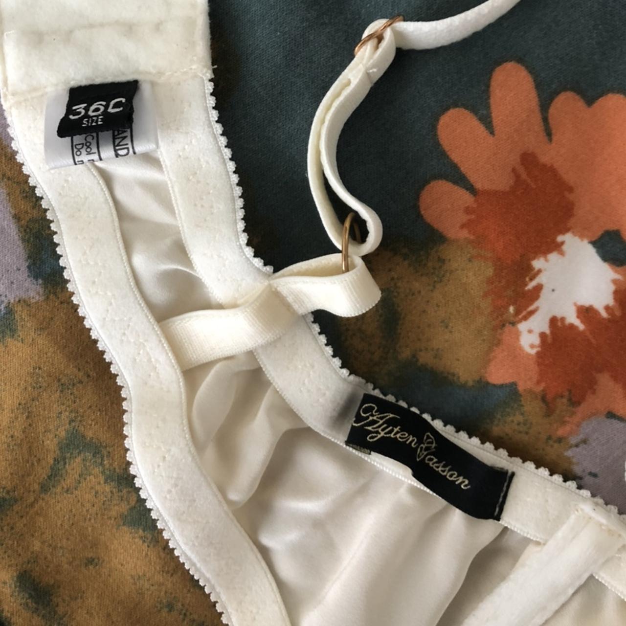 Agent Provocateur Women's Cream Bra | Depop