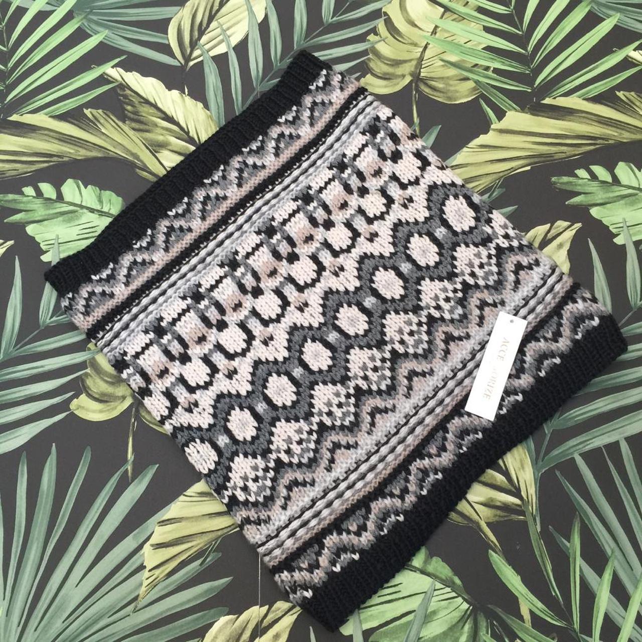 Scandinavian pattern woolly scarf / snood and bobble... - Depop