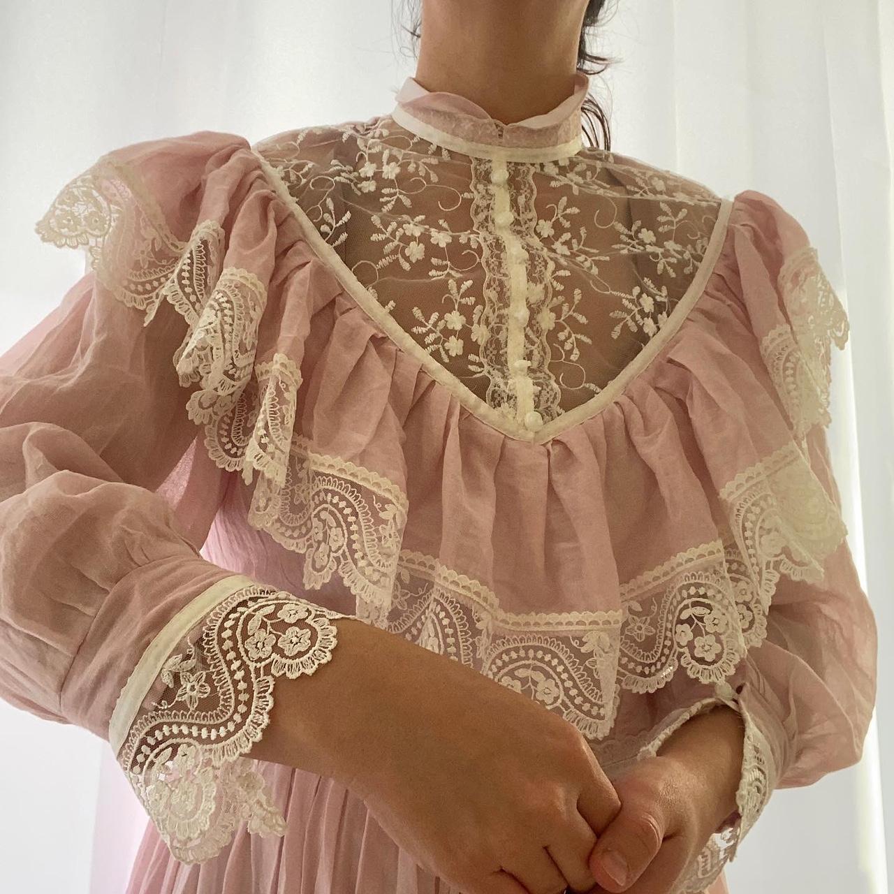 This gorgeous Gunne sax style dress is available to... - Depop