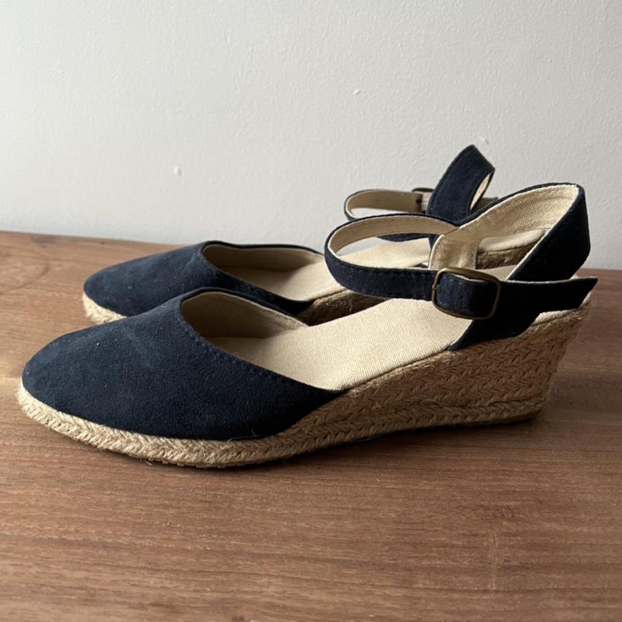La Redoute Women's Navy and Tan Sandals | Depop
