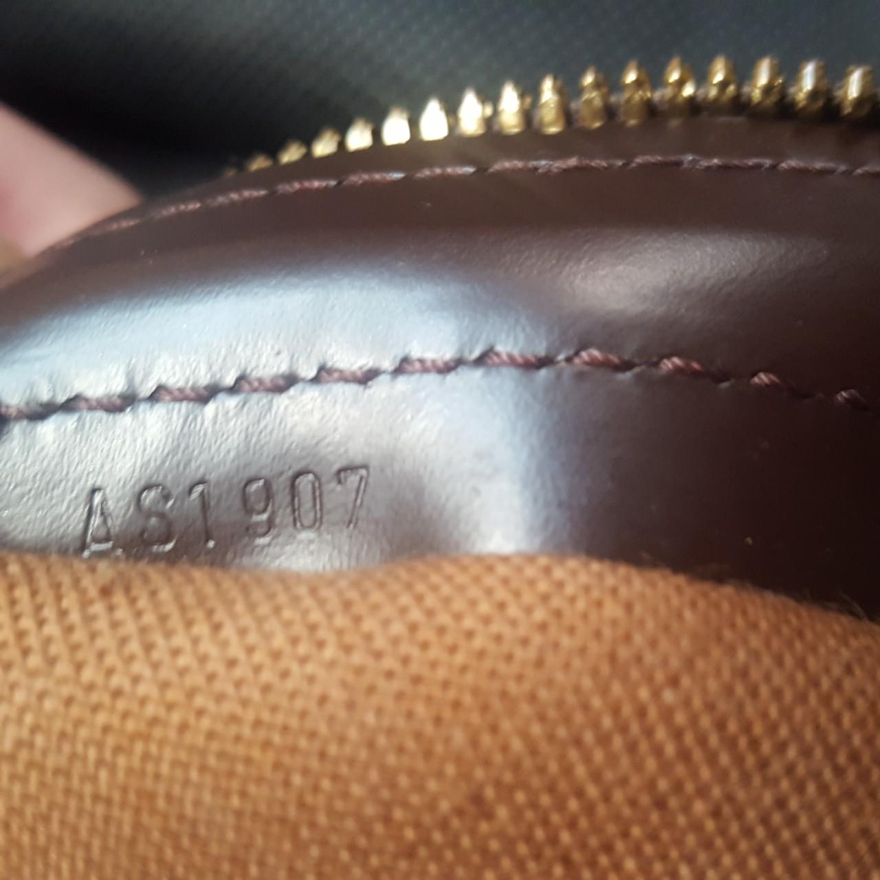 date code Louis Vuitton Chelsea bag - Depop