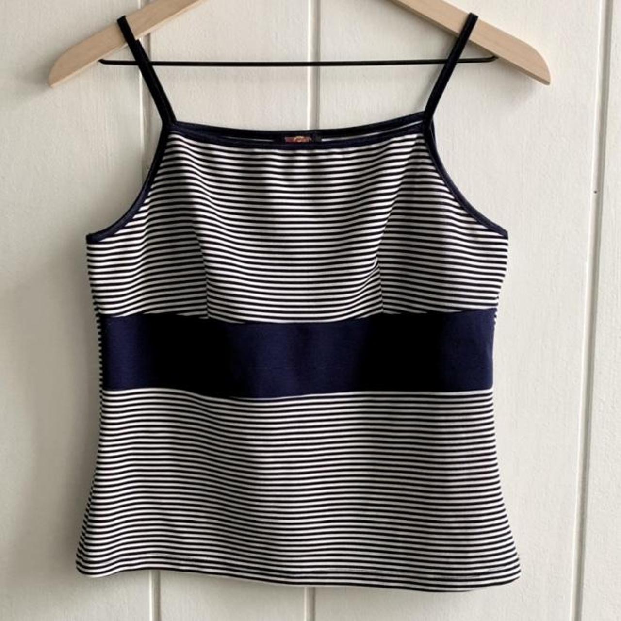 Very cute, early 1990s vintage tank top by Hot Kiss... - Depop