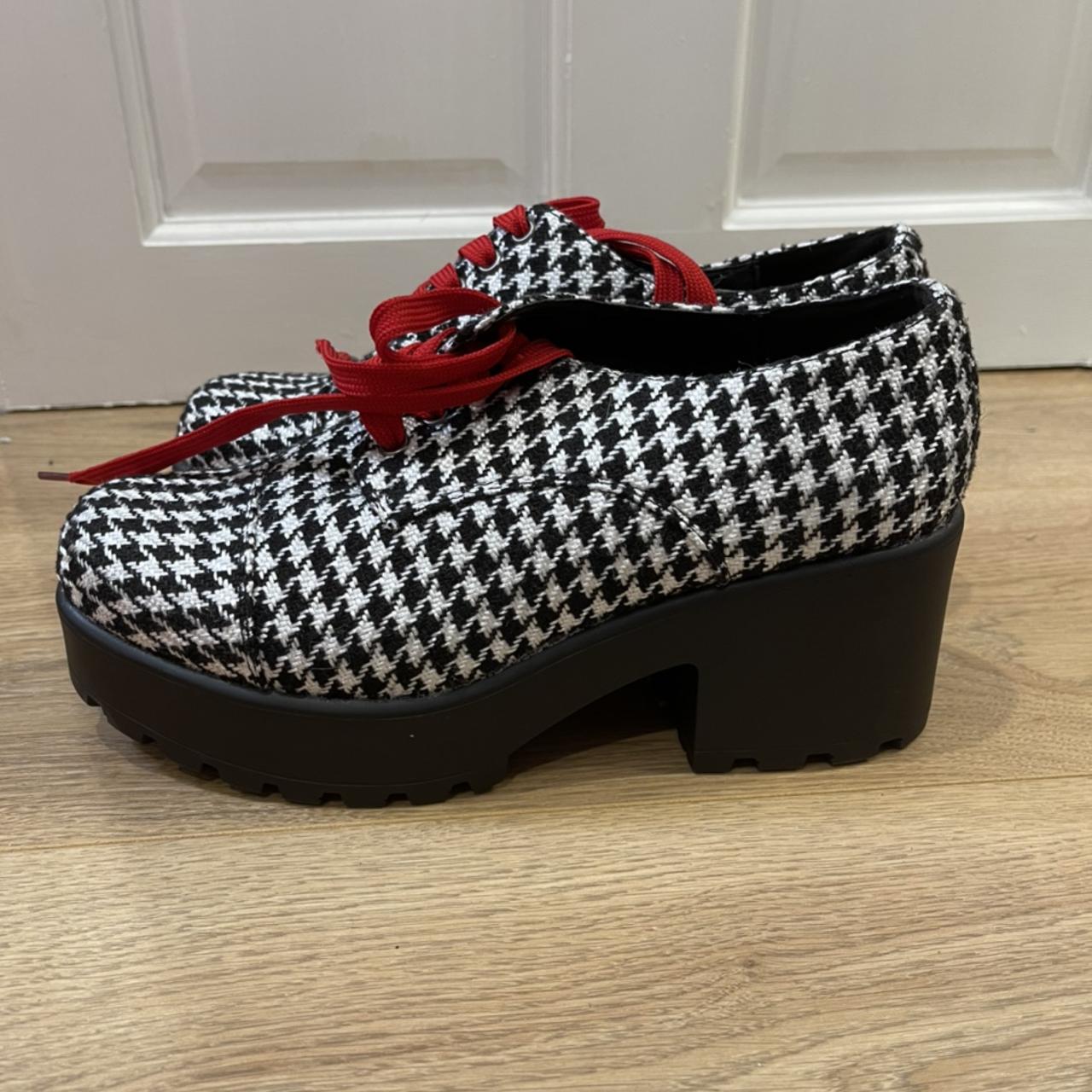 AMAZING houndstooth shoes with red laces 🥰 Never... - Depop