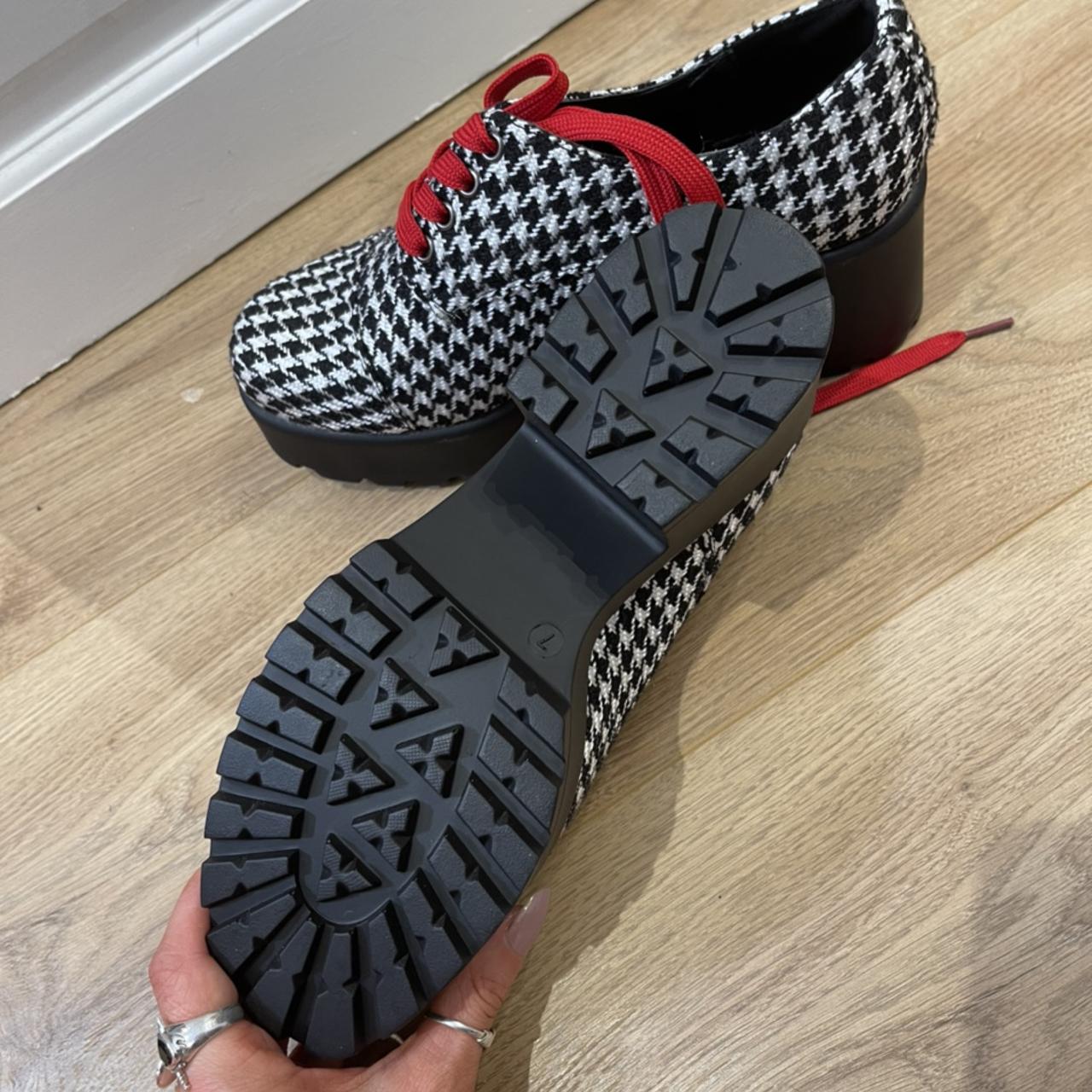 AMAZING houndstooth shoes with red laces 🥰 Never... - Depop