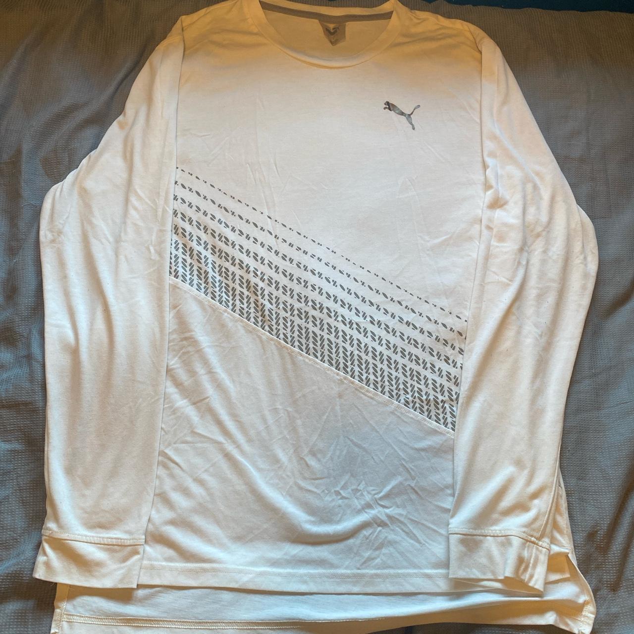 Puma Men's White and Grey T-shirt | Depop