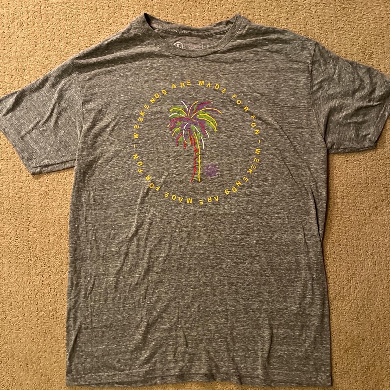 Retro Unisex Colorful Palm Tree Shirt great for... - Depop