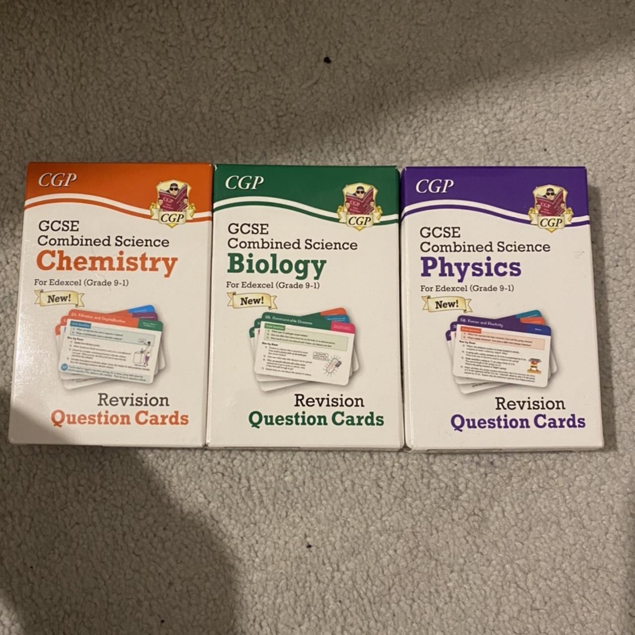 CGP gcse flash cards🦙 For combined science and... - Depop
