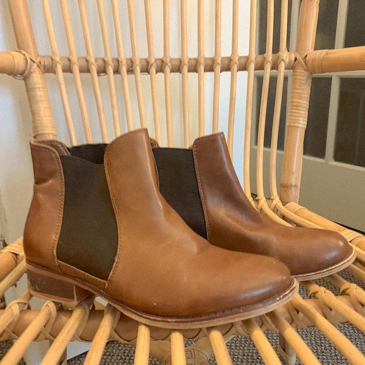 size 6 brown chelsea boots - Depop