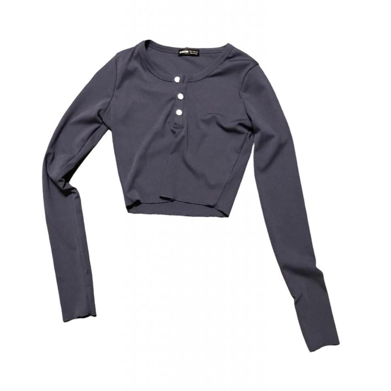 Long sleeve crop blue/purple button top Size:... - Depop