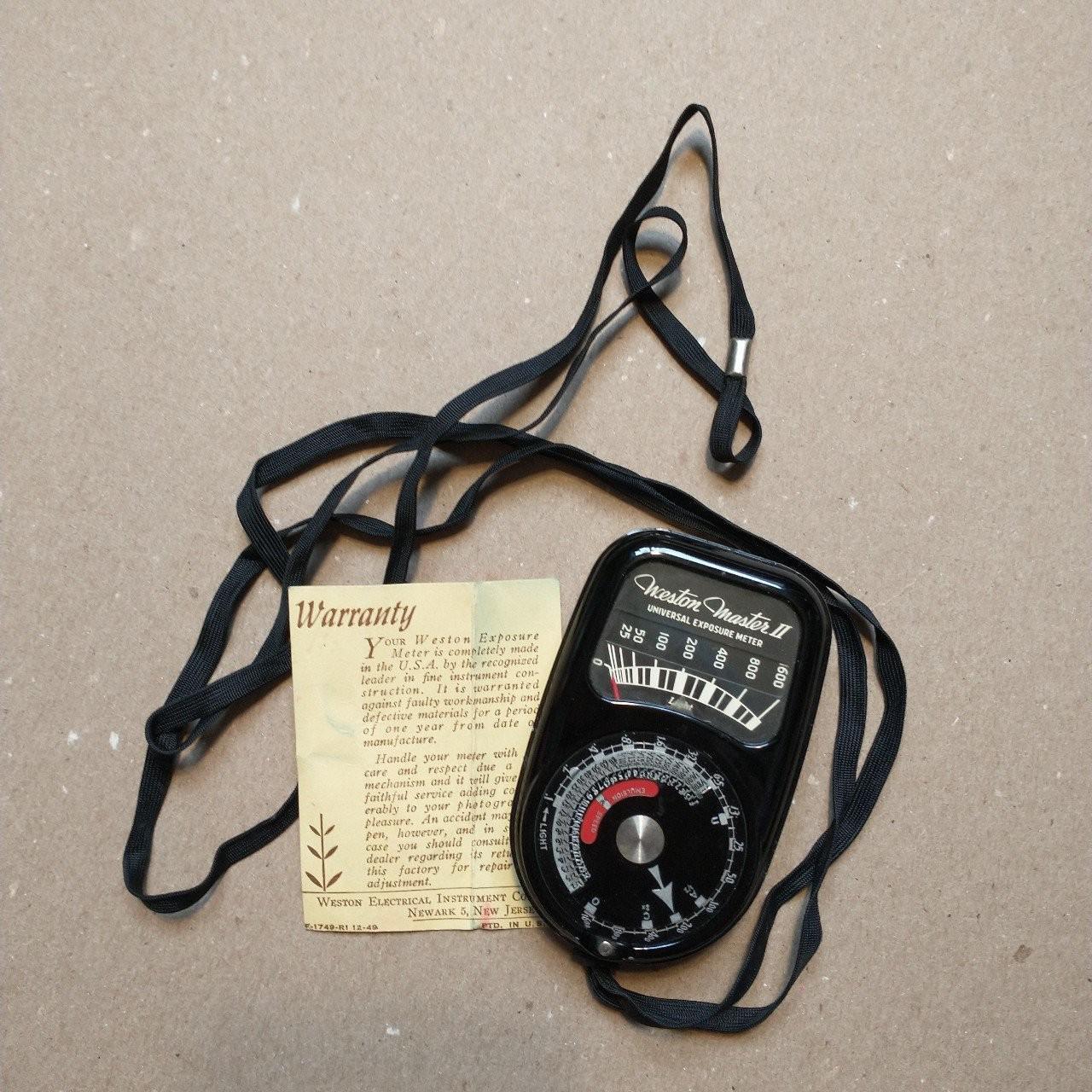 Bell & Howell Filmo AUTO-8 - 8mm movie camera with... - Depop