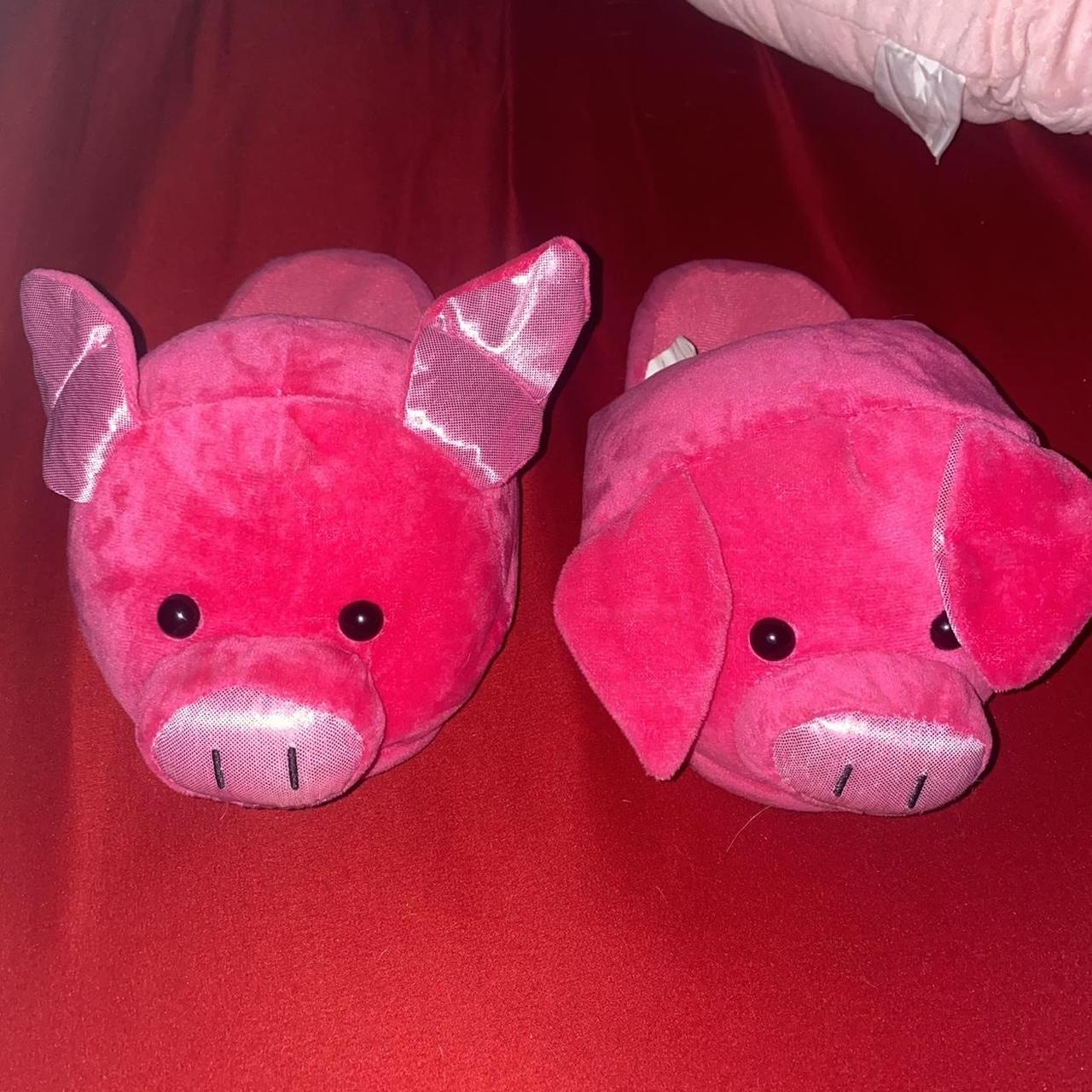 Very cute pig hot pink slippers 🎀💗! They’re very... - Depop