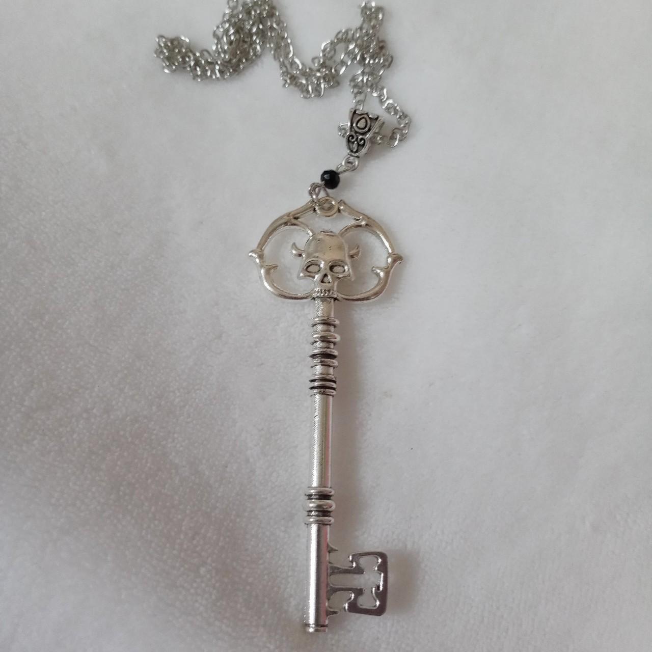 Skeleton key skull necklace pendant vintage Gothic... - Depop