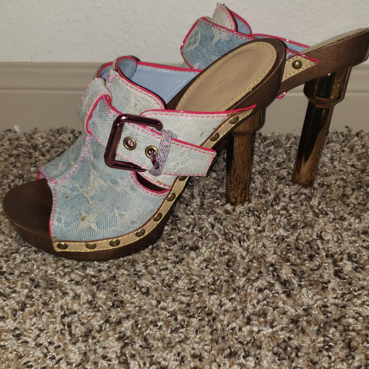 Louis Vuitton Rosa peep toe Denim Mule/Clogs pre-owned | Depop