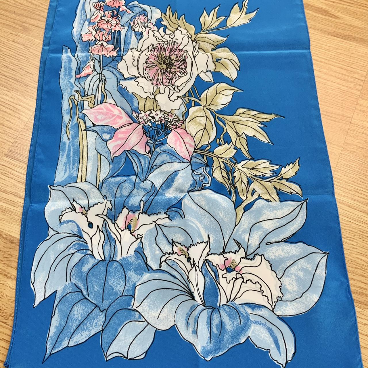 Gorgeous blue polyester long scarf by Vena. This... - Depop
