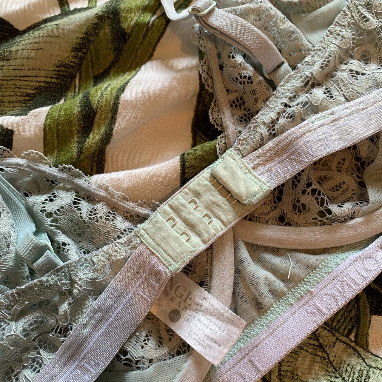 mint green lounge balcony bra 32E comes up small - Depop