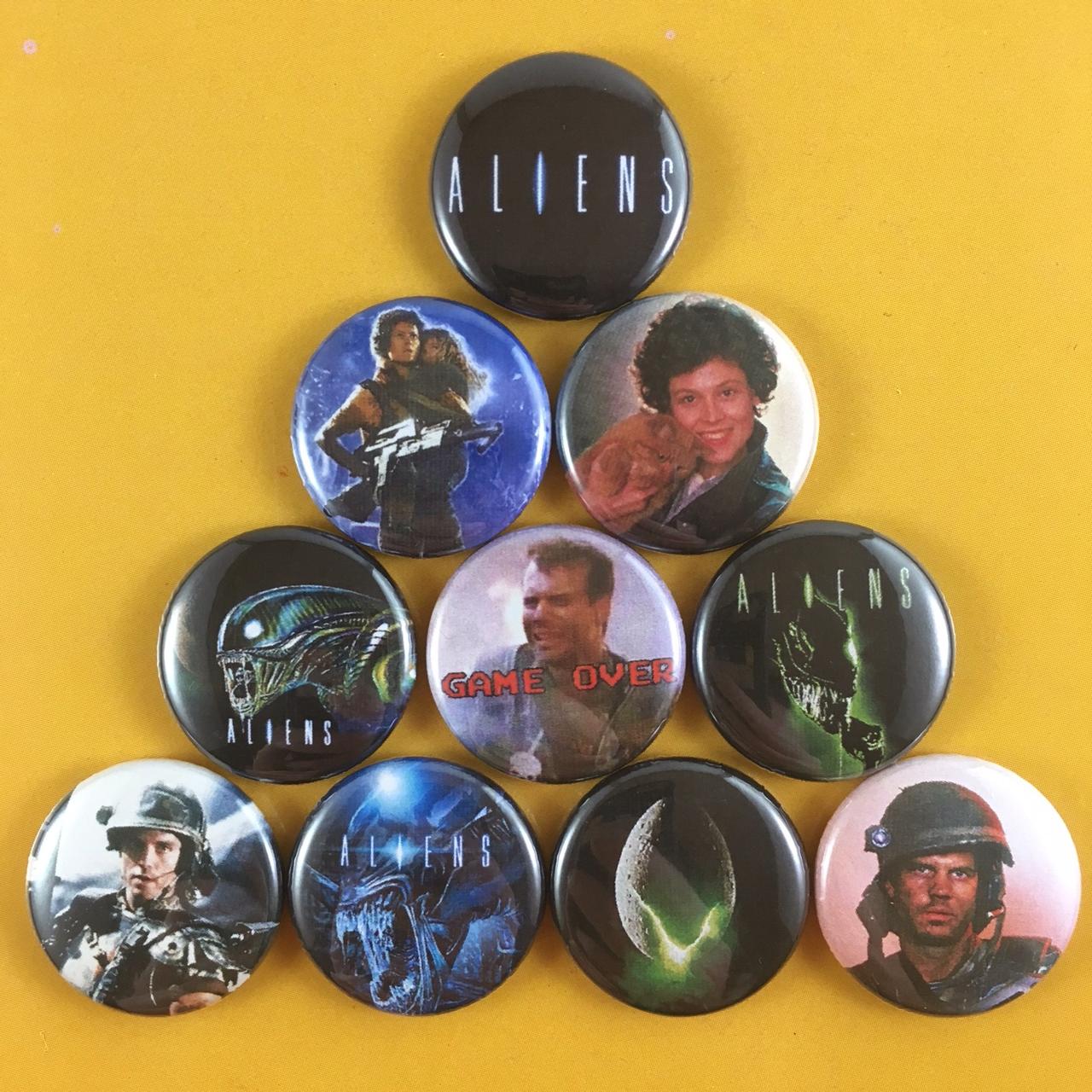 Aliens 1” Button Set. Set includes all 10 pins... - Depop