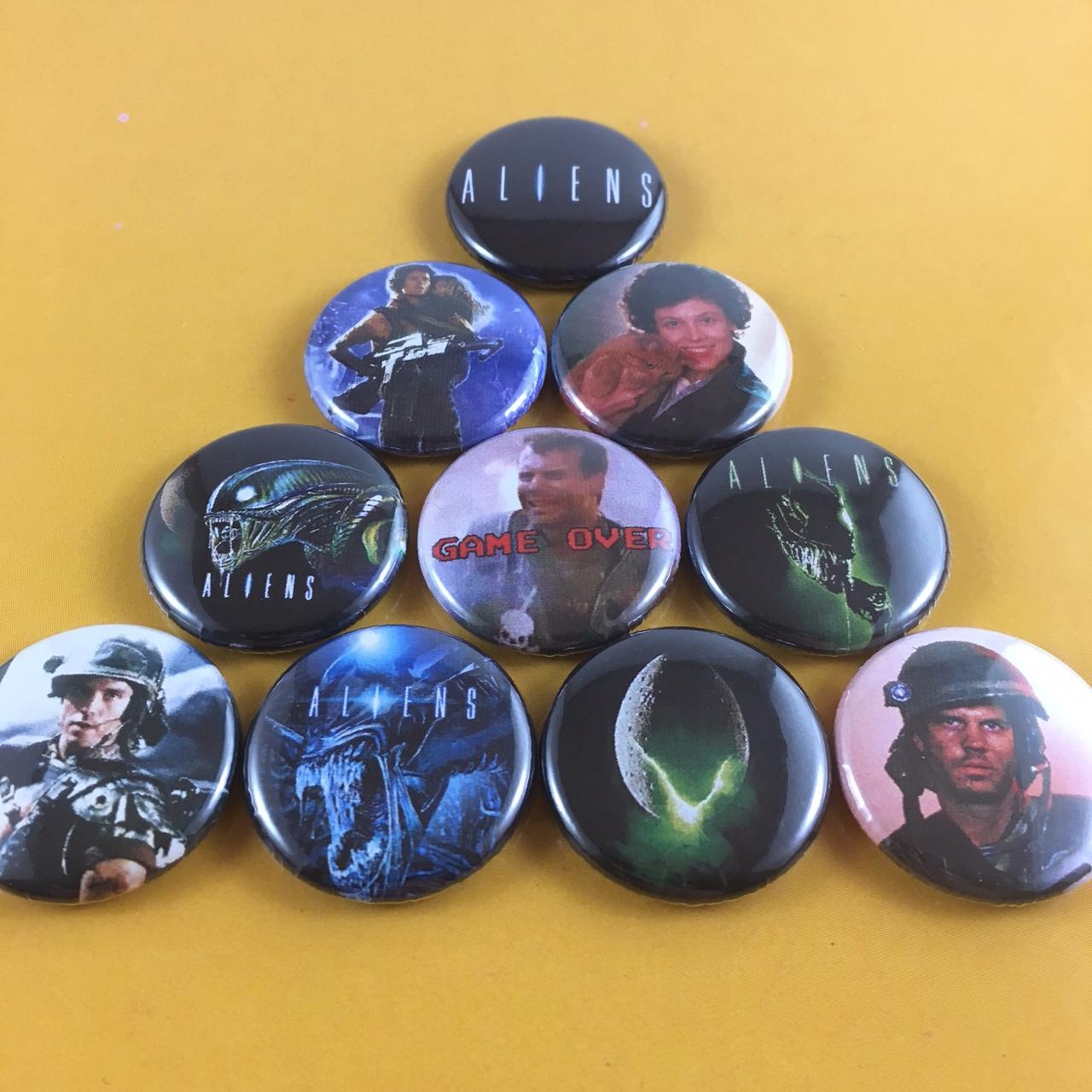 Aliens 1” Button Set. Set includes all 10 pins... - Depop
