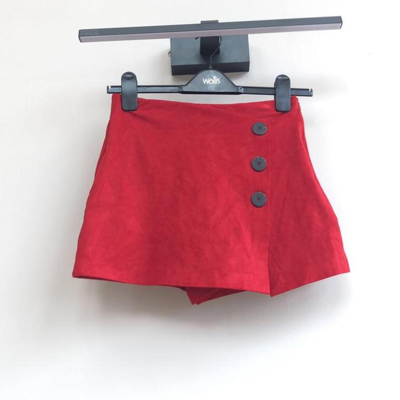 zara mini skort really comfy and lush colour - Depop