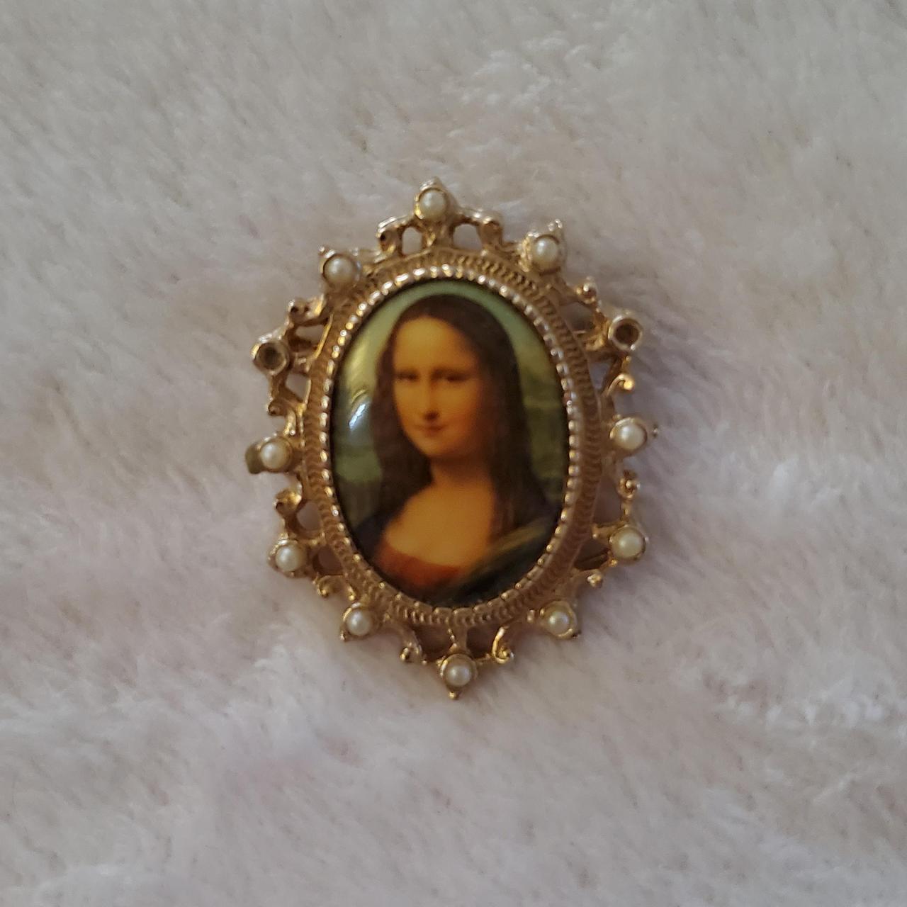 Vintage/antique style Mona Lisa brooch/Pin. The pin... - Depop