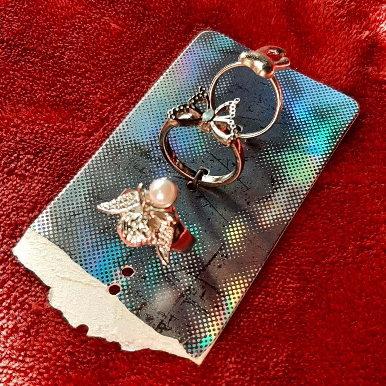 Hot Topic Women's Silver and Grey Jewellery | Depop