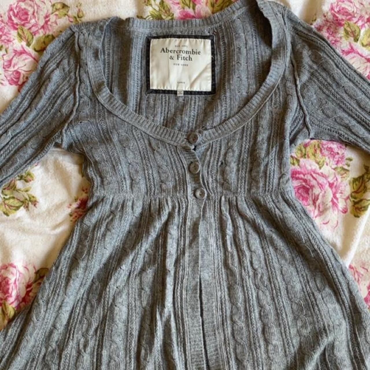 Abercrombie and fitch Henley top Size large but fits... - Depop