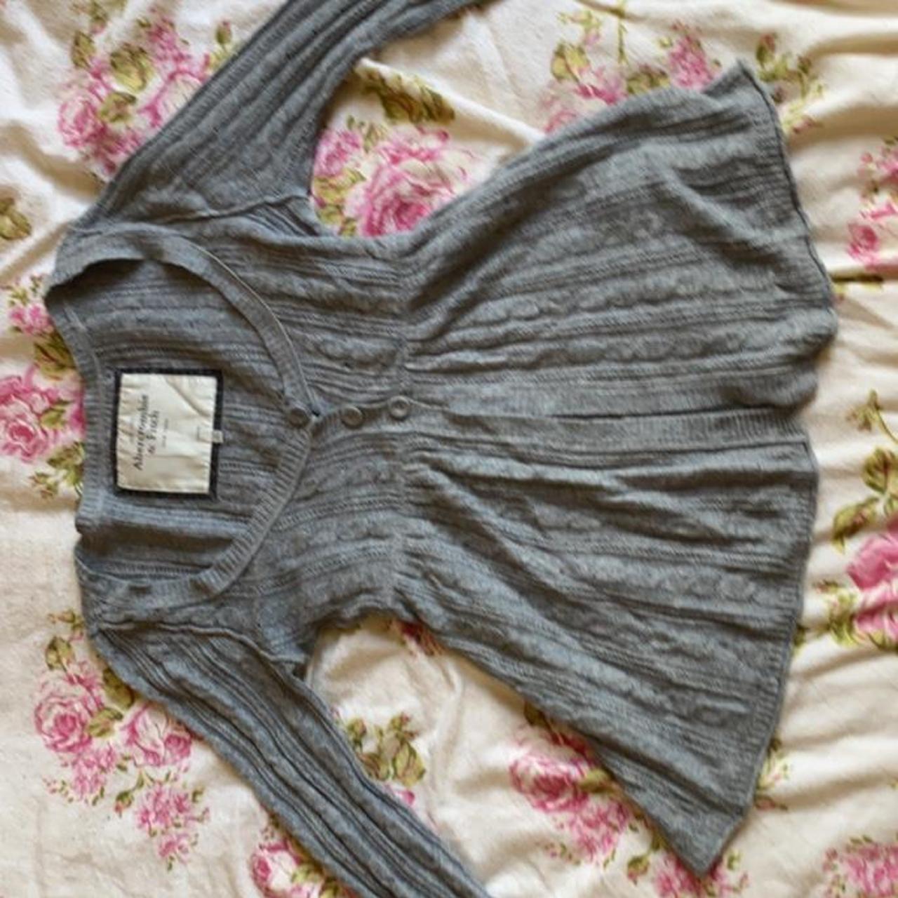 Abercrombie and fitch Henley top Size large but fits... - Depop