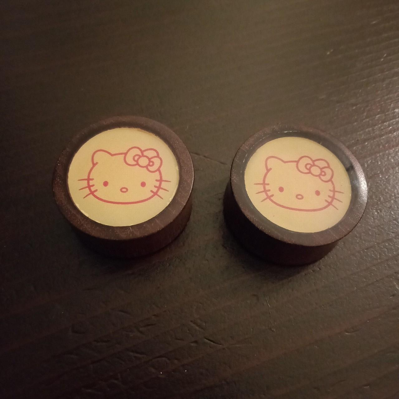 25mm reversible wooden hello kitty stretchers /... - Depop