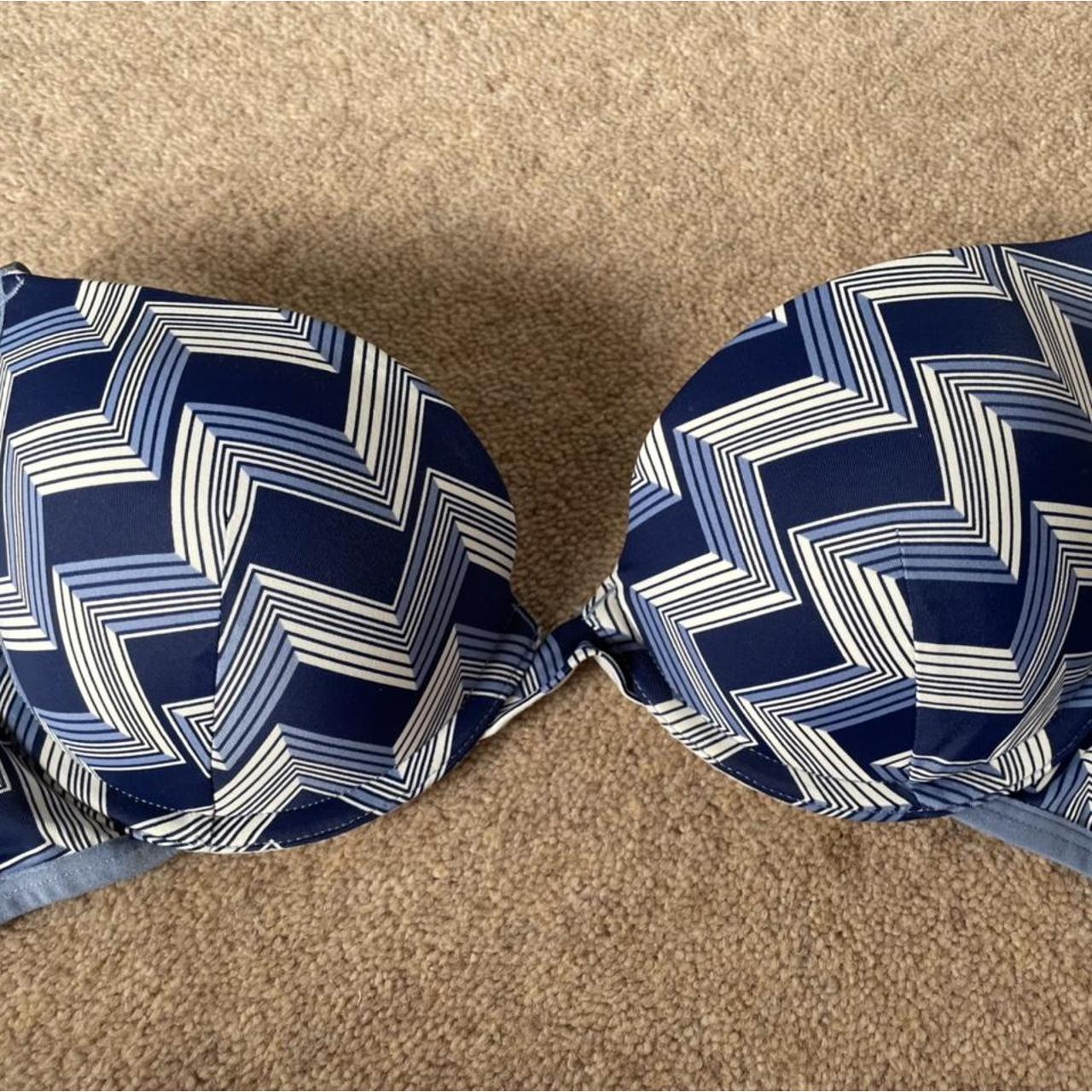 Women's Blue and White Bra | Depop
