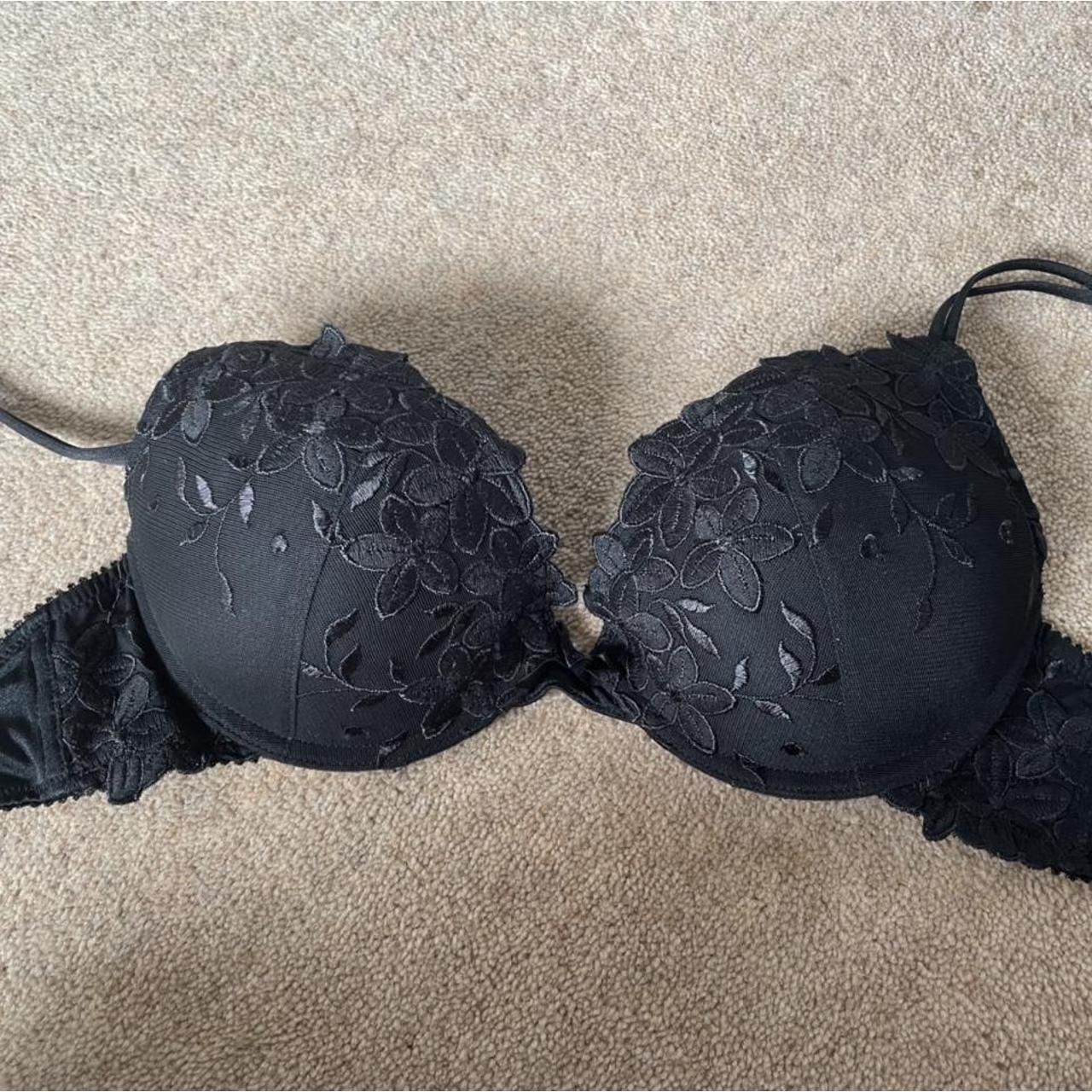 Women's Black Bra | Depop
