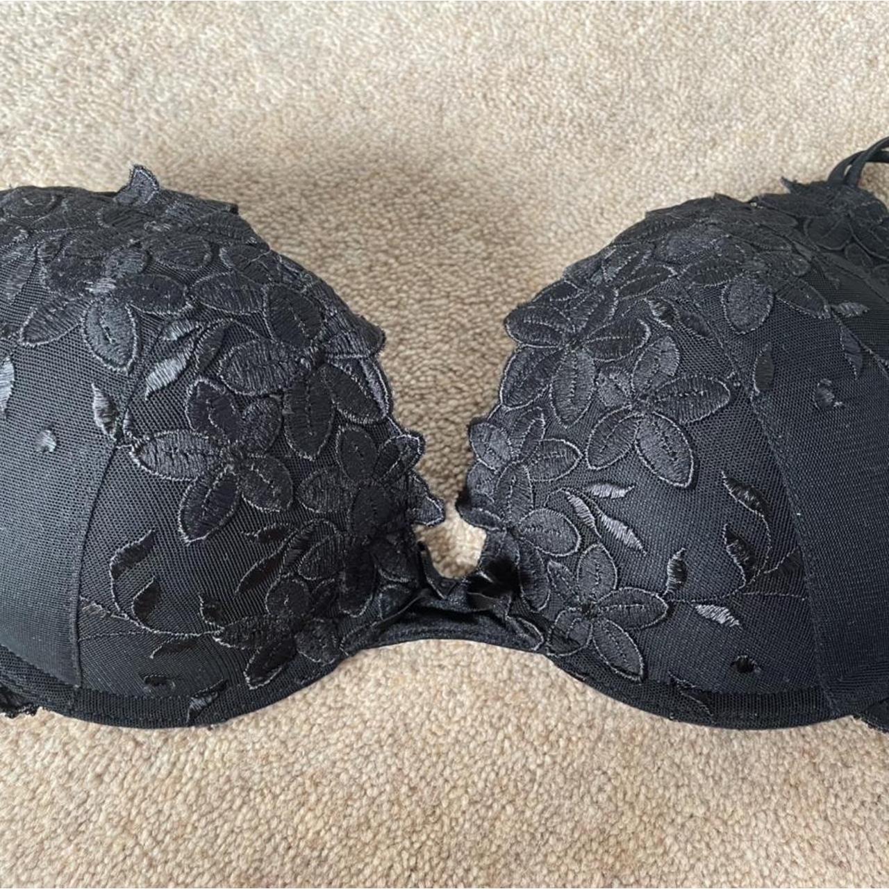 Women's Black Bra | Depop