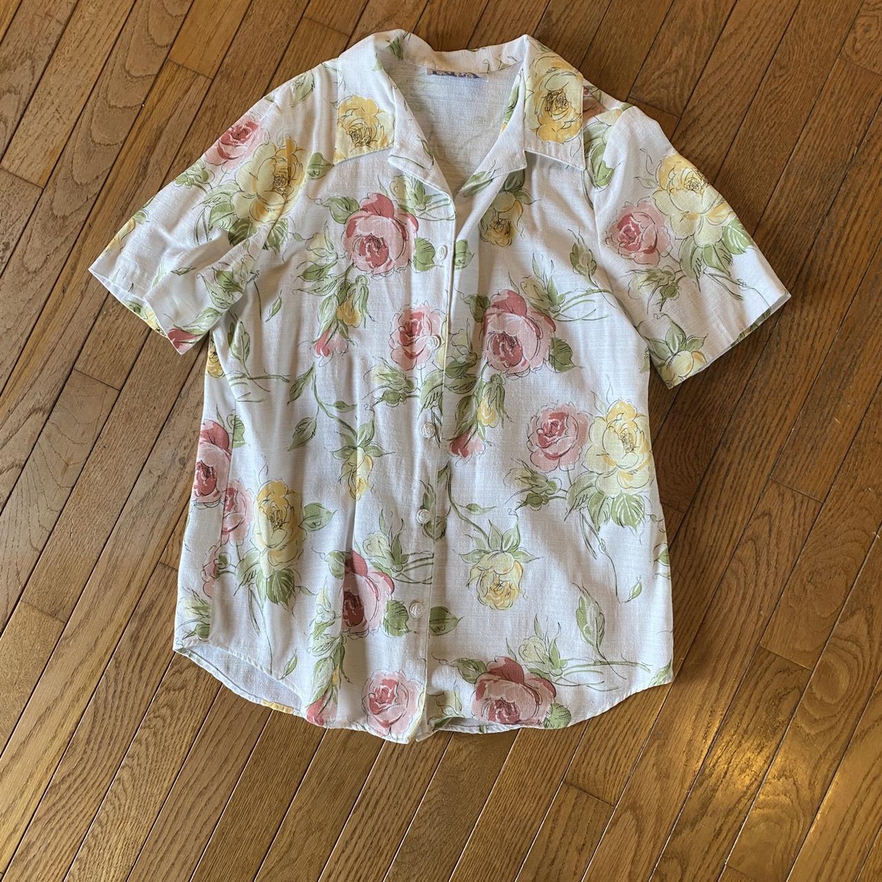 Floral Button Uo Top 🌸🌸 really cool button up top... - Depop