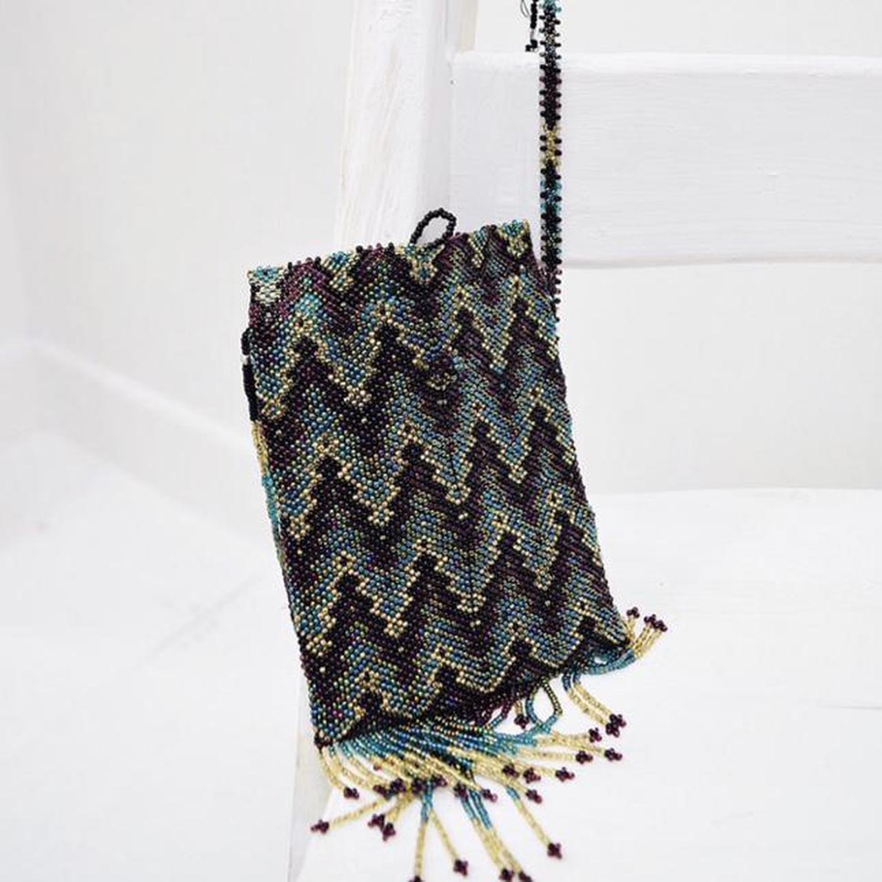 Beautiful beaded cross body bag Small and delicate - Depop