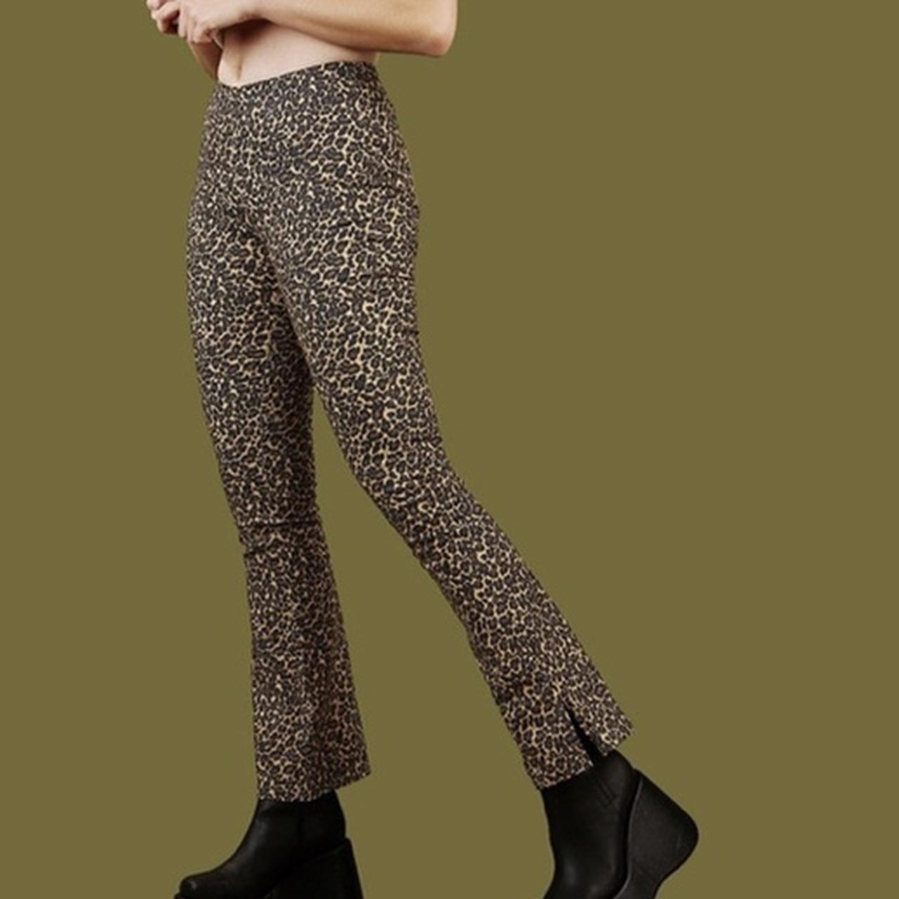 iso unif debbie pants size 23 or 24 pls lmk if u... - Depop